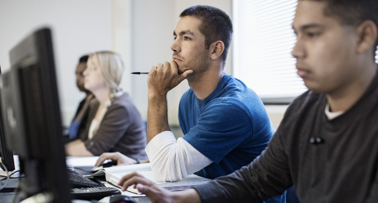 Estudiar y trabajar: 5 tips para tener un buen desempeño